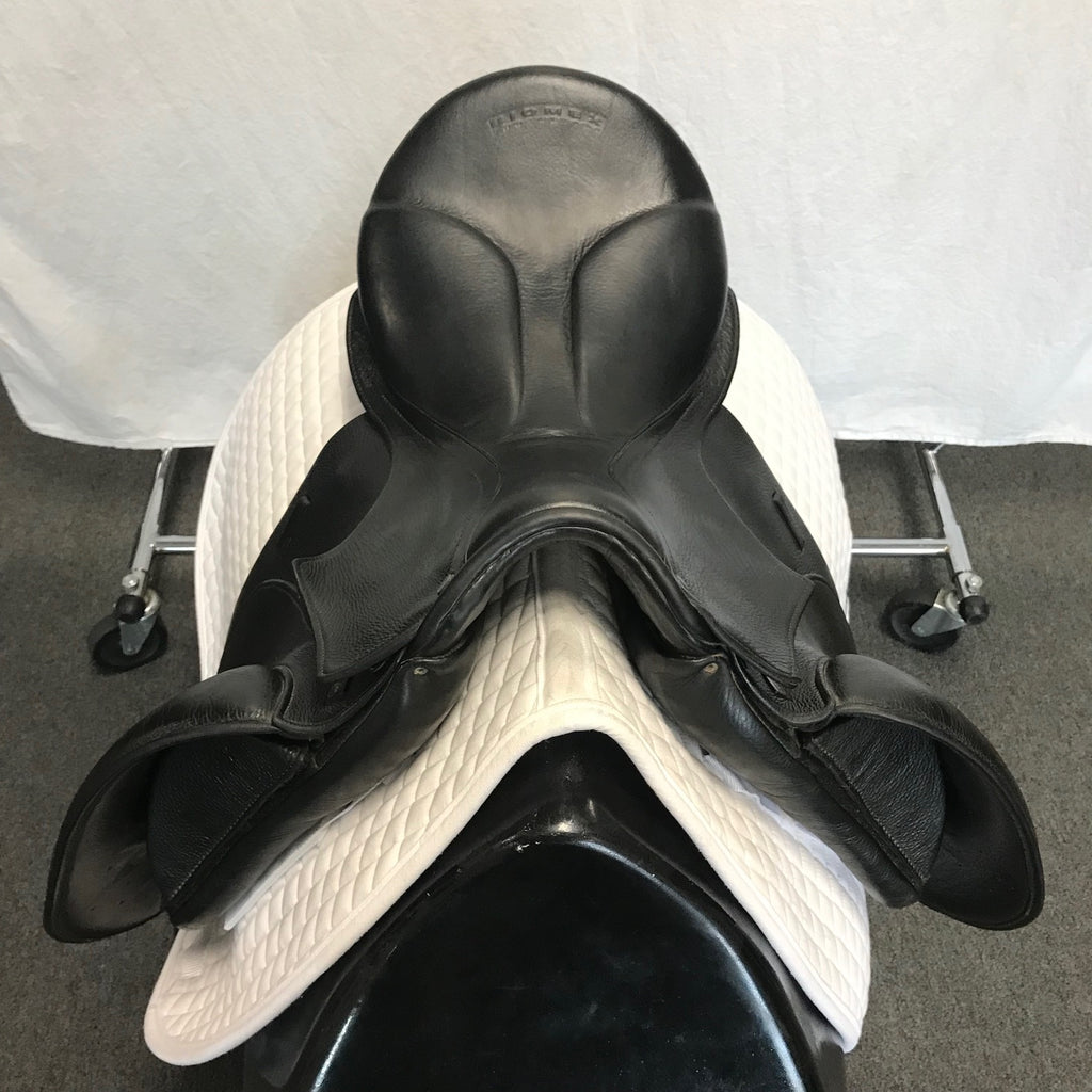 Used Stubben Euphoria 17"/30cm Dressage Saddle – Skylands Saddlery