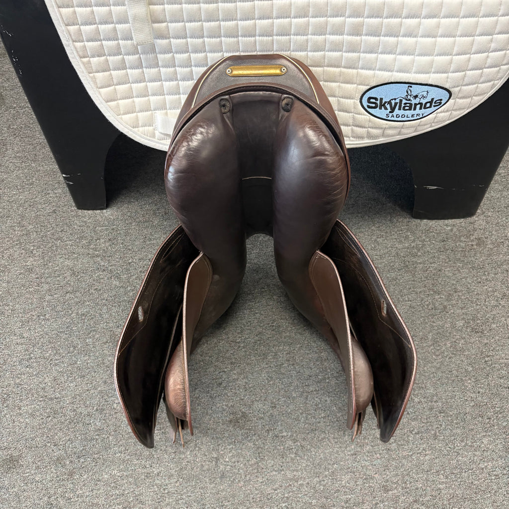 Used Prestige Versailles 17" Jump Saddle – Skylands Saddlery